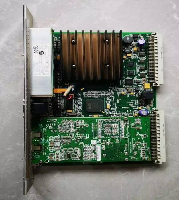 IC698CPE010 GE Central Processing Unit CPU Communicates With I/O And ...